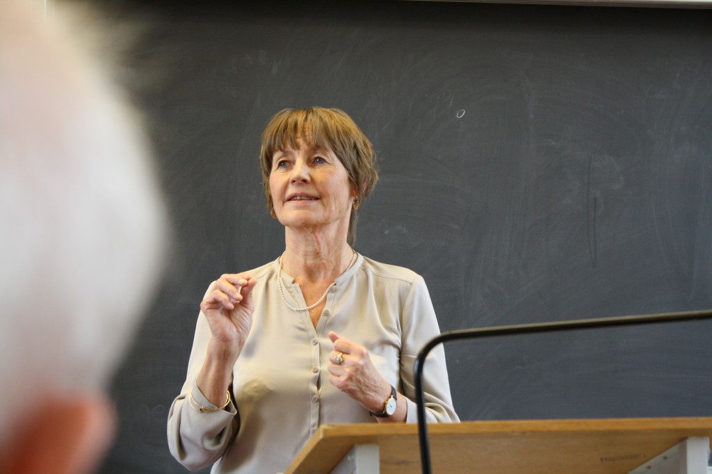 Julemøte med psykoanalytiker Judy Gammelgaard: Kunstens små chok, en ...